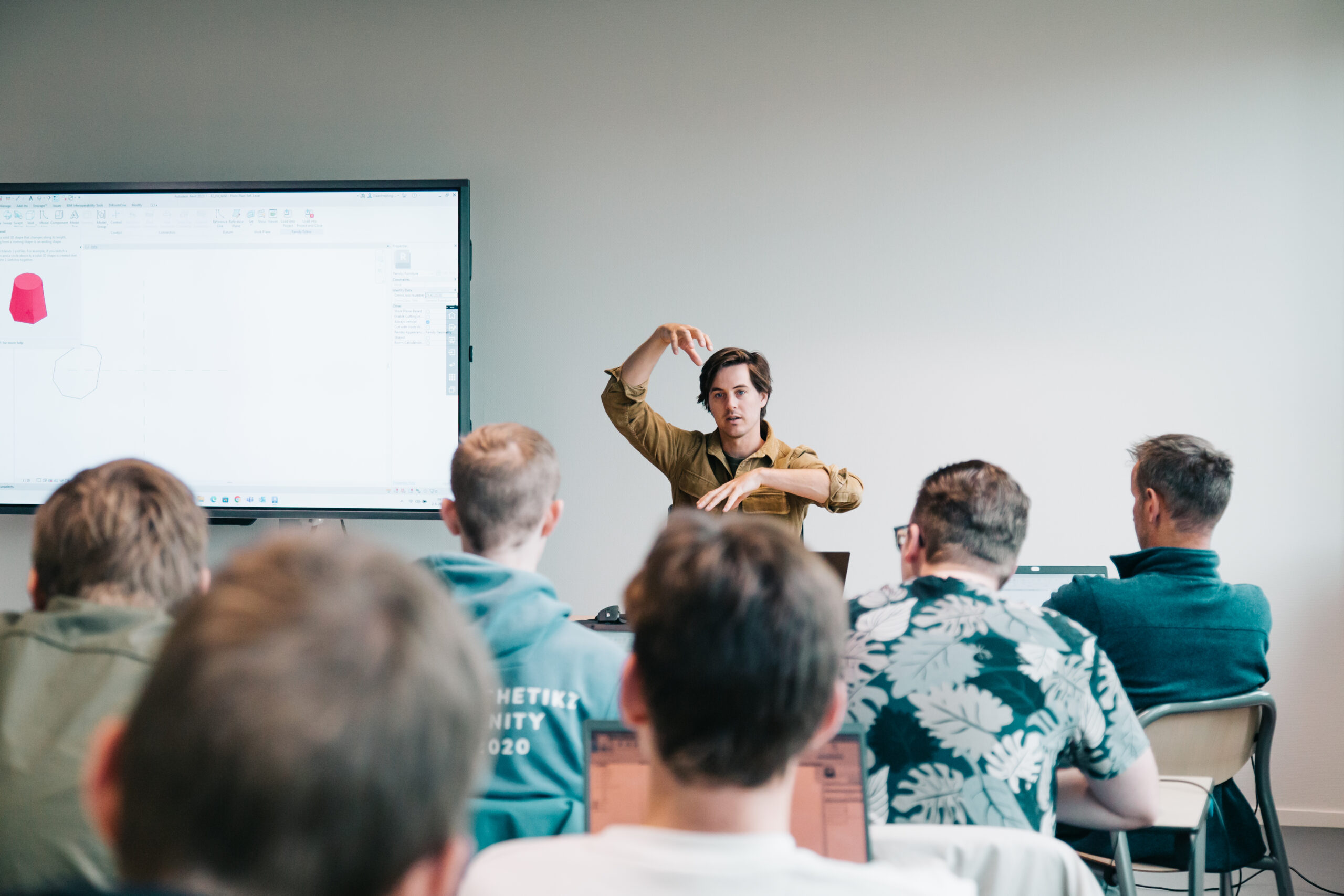 Do we offer BIM training courses? - Orange Button